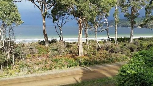 Roaring Beach Retreat | Unique Tasmania Accommodation