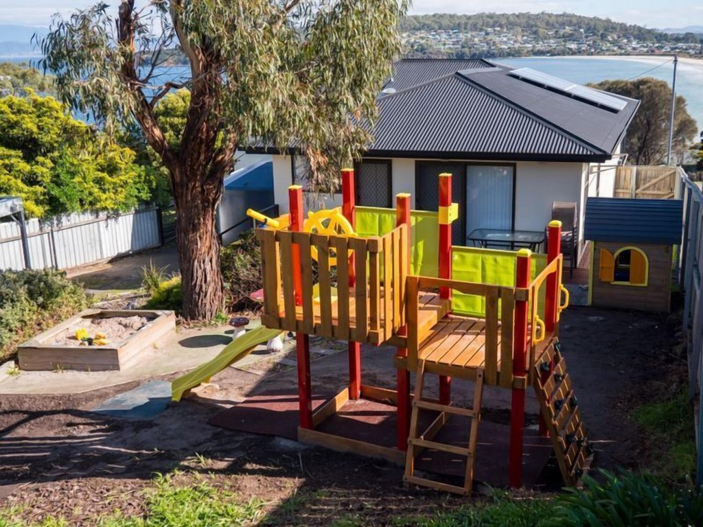 The Beach Escape @ Primrose Sands| Tasmania Accommodation