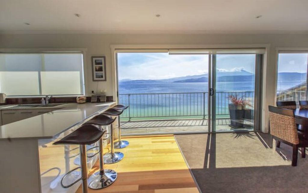 Beachbreak Opossum Bay | Tasmania Accommodation Deals