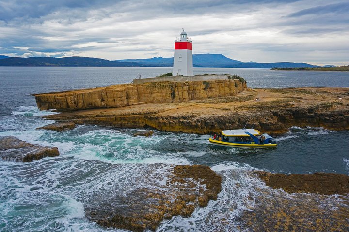 Sightseeing Cruise & Iron Pot Lighthouse | Activities in Tasmania