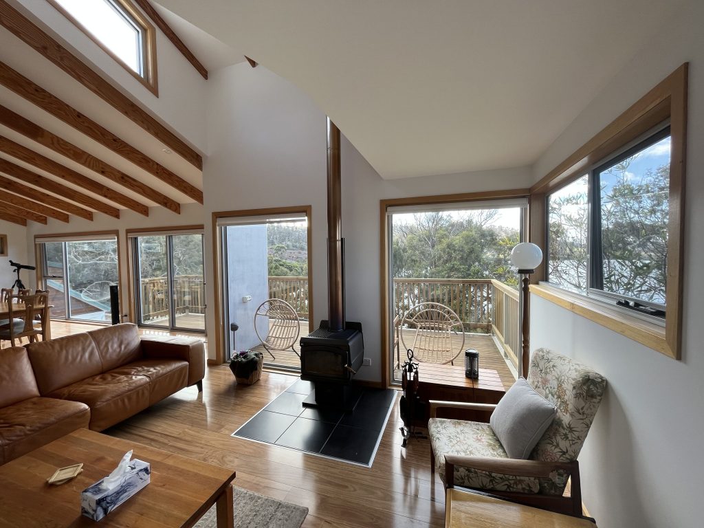 Modern Waterfront House at Susans Bay, Primrose, Australia | Tasmania ...